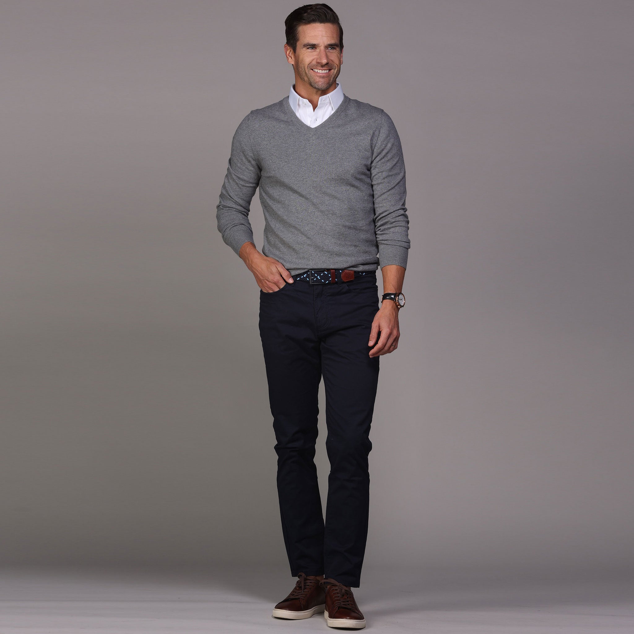 Grey Luxury Touch Cotton and Cashmere V-Neck Sweater – Collars & Co.