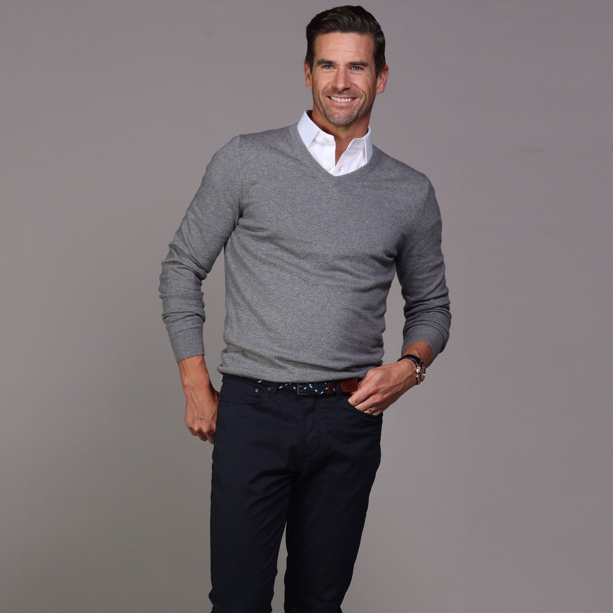 Grey Luxury Touch Cotton and Cashmere V-Neck Sweater – Collars & Co.